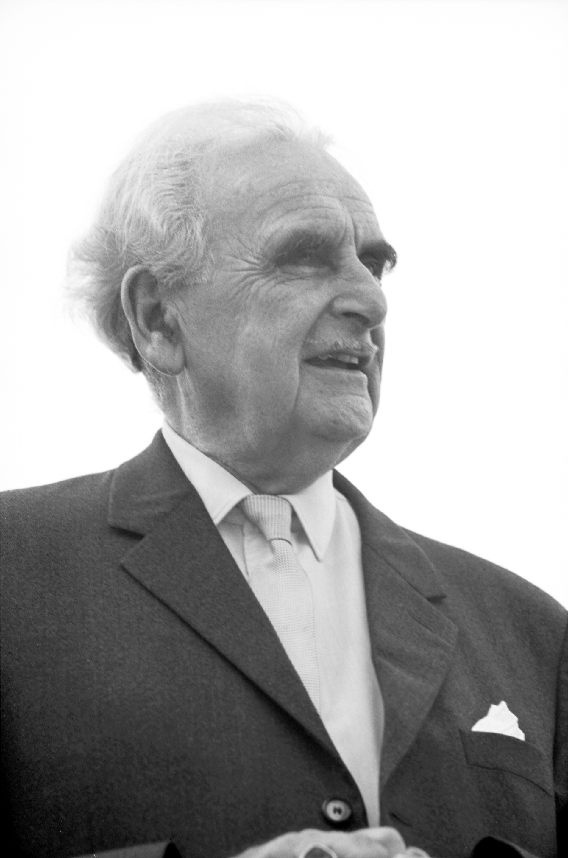 VS America Reissues Richard Neutra Classic Designs » Digs.net