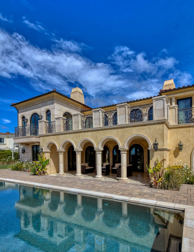 Tony Ashai-designed Hotel-Like Estate By The Sea » Digs.net