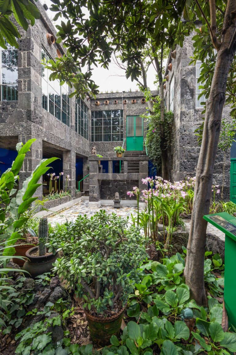 Casa Azul Frida Kahlo - The Blue House in Mexico - DIGS Magazine