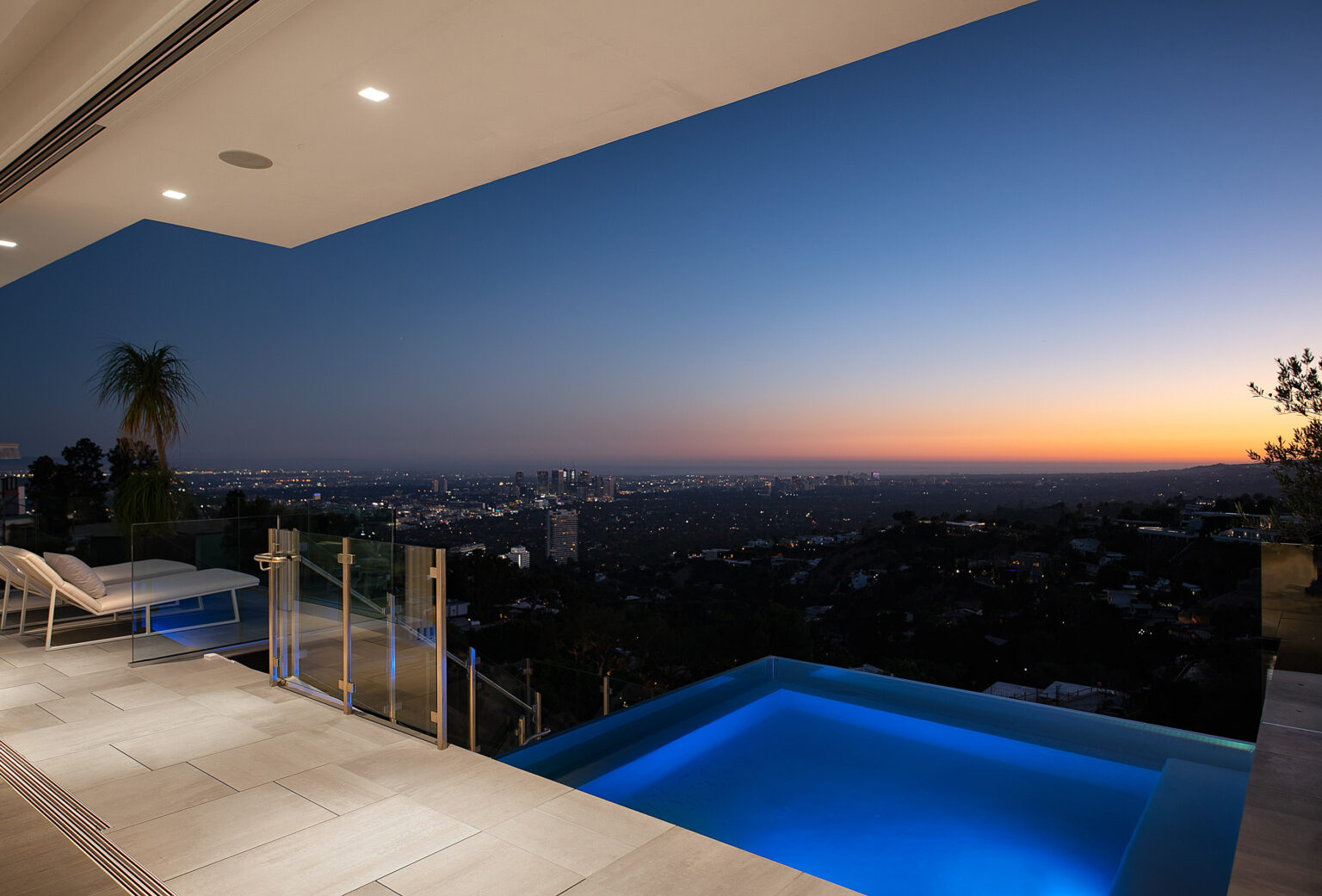 1615 Blue Jay Way Model of Perfection » Digs.net