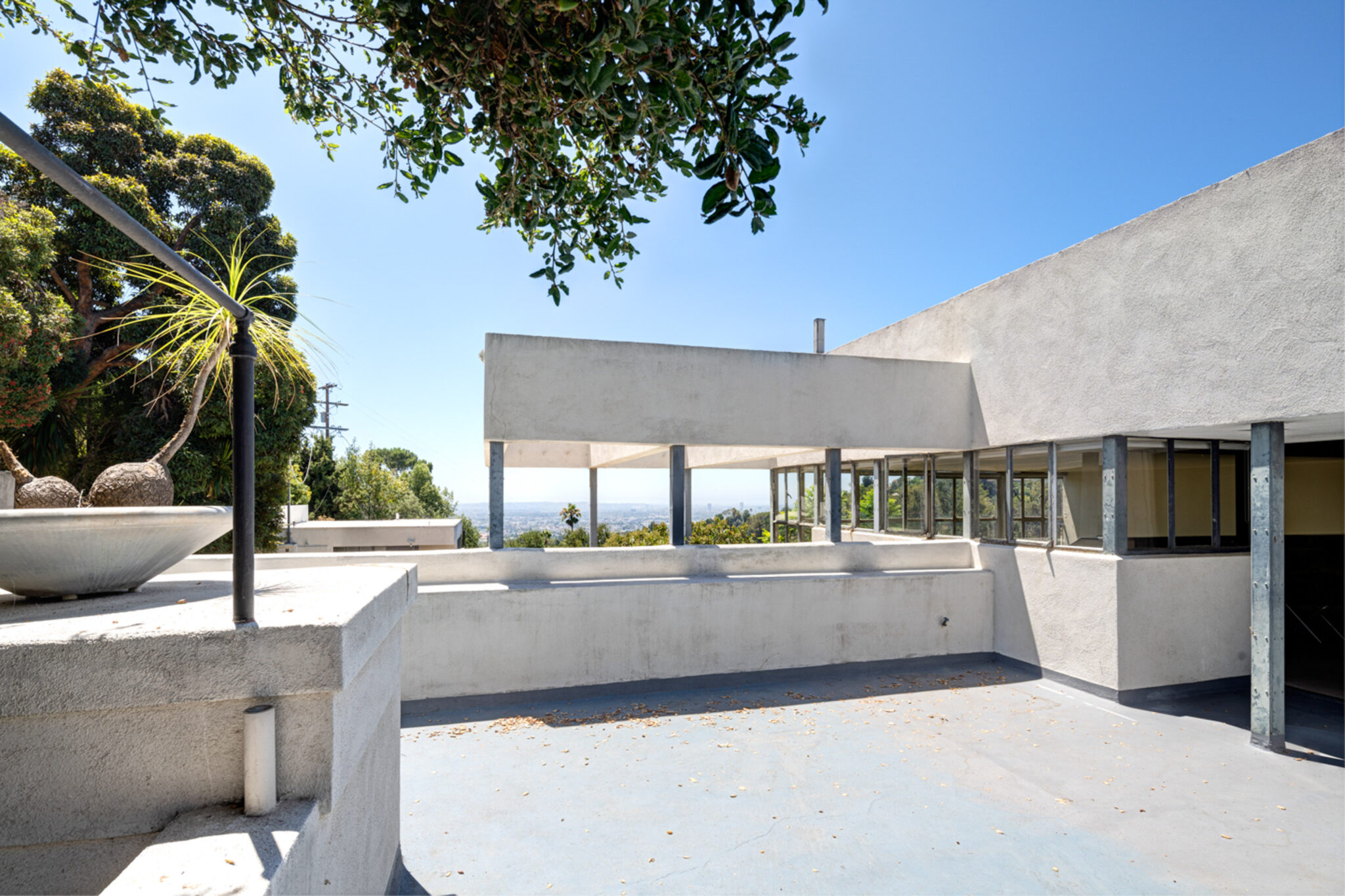 Richard Neutra's Lovell Health House Designed for Life » Digs.net